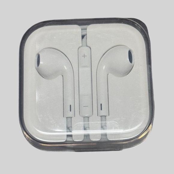 Apple | Headphones | Nwt Apple White Earpods With Remote And Mic | Poshmark